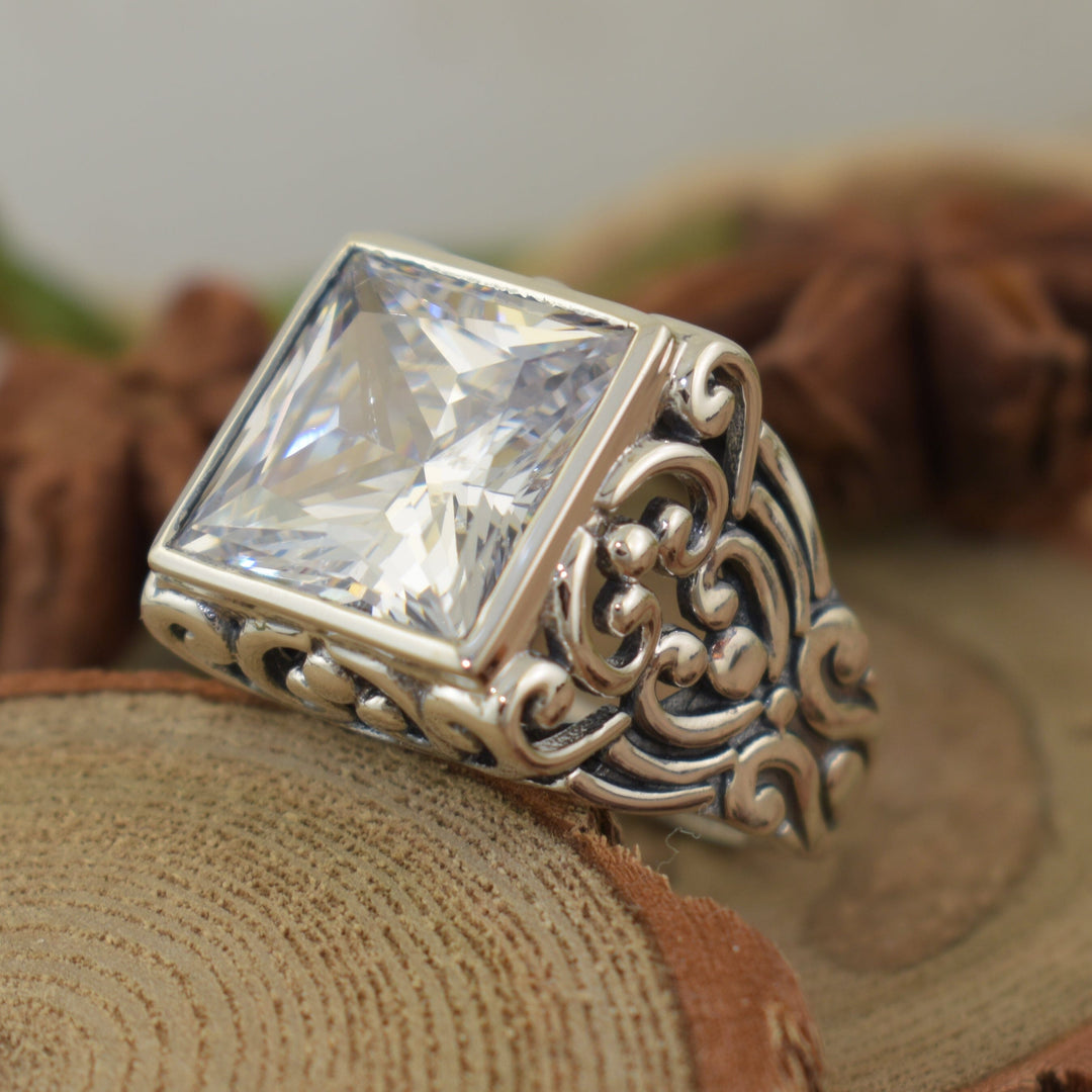 Simply Sumptuous Ring – Inspiranza Designs