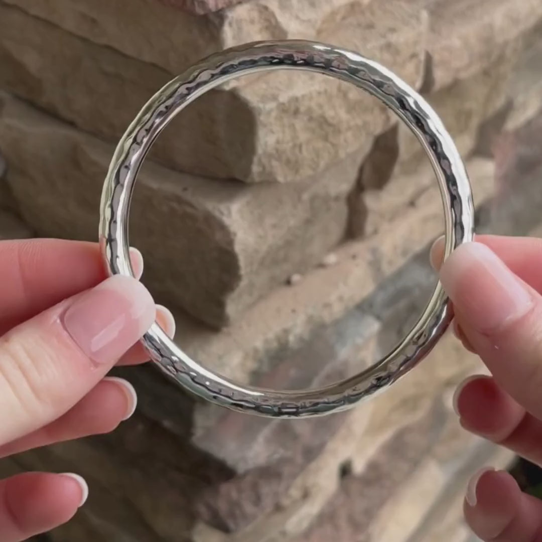 Essentials Bangle – Inspiranza Designs