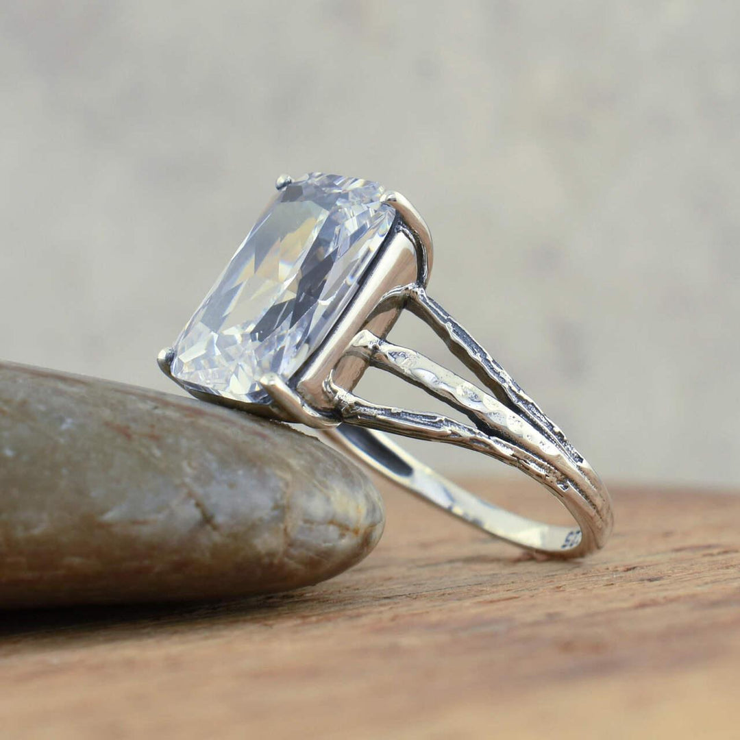 Legend Ring – Inspiranza Designs